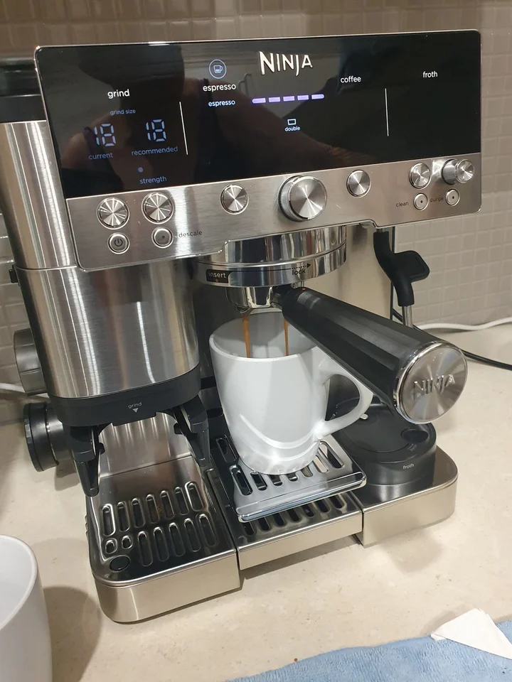 Ninja Luxe Cafe Premier Espresso Machine reviews | ProductReview.com.au
