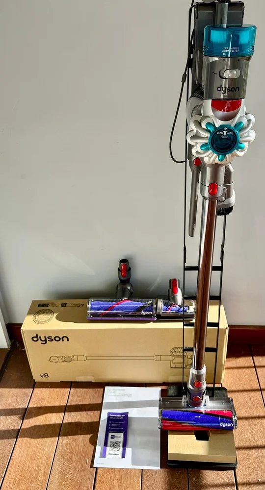 Dyson V8 reviews | ProductReview.com.au