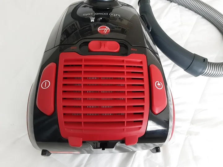 Hoover 2000W 2.3L Turbo Pets Bagged Vacuum Cleaner reviews ...