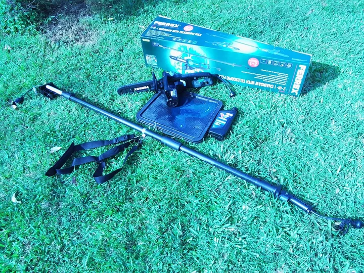 ALDI Ferrex 1100W 2-in-1 Chainsaw with Telescopic Pole reviews ...