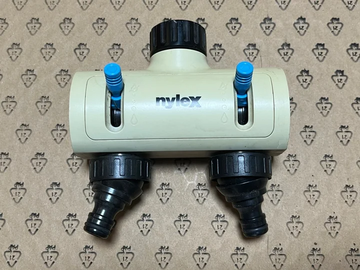 Nylex Plastic Two Way Manifold reviews | ProductReview.com.au