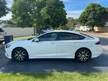 Holden Commodore ZB (2017-2025) reviews | ProductReview.com.au