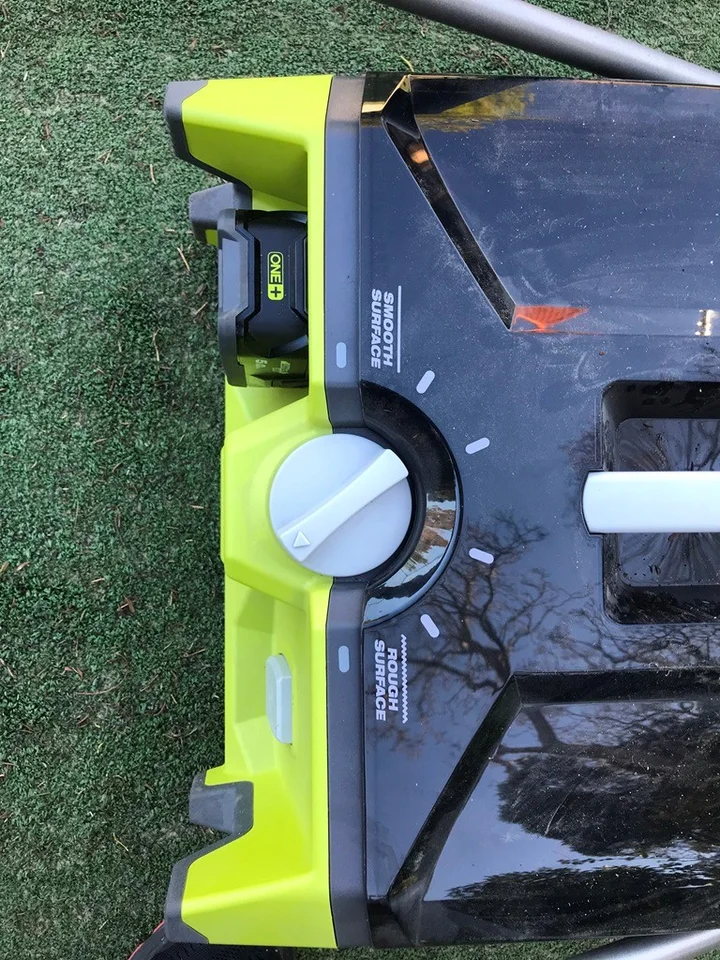 Ryobi 18V ONE+ Motorised Sweeper R18SW3-0 reviews | ProductReview.com.au