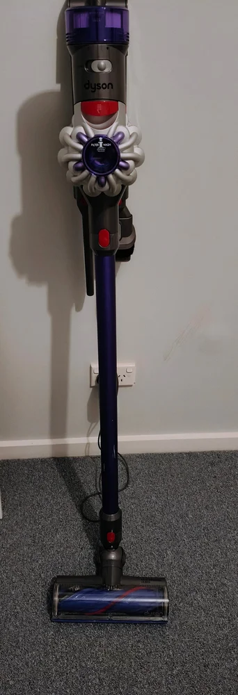 Dyson V8 reviews | ProductReview.com.au