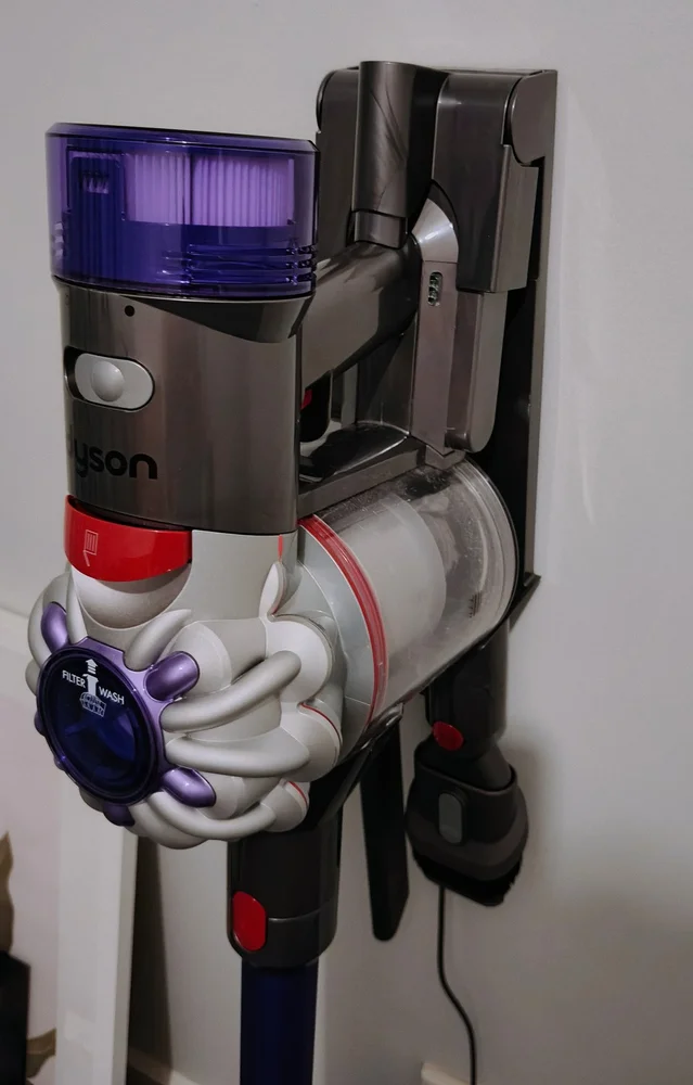 Dyson V8 Extra reviews | ProductReview.com.au