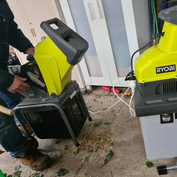 Ryobi Crushing Shredder RSH2445S reviews | ProductReview.com.au