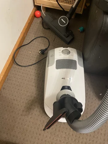 Miele Compact C1 Young Style PowerLine reviews | ProductReview.com.au