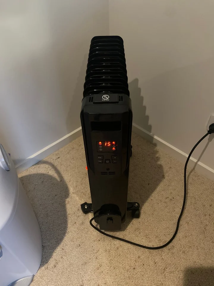 Kmart Anko 11 Fin Digital Oil Heater - Black reviews | ProductReview.com.au