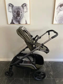 Redsbaby NUVO Pram reviews | ProductReview.com.au