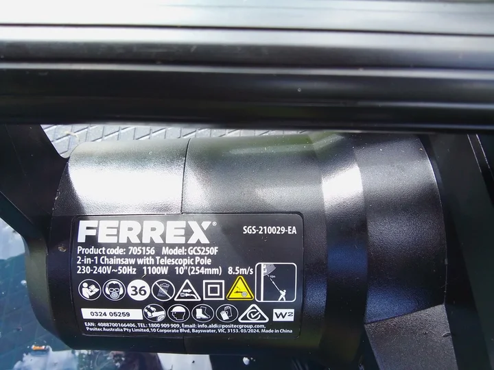 ALDI Ferrex 1100W 2-in-1 Chainsaw with Telescopic Pole reviews ...