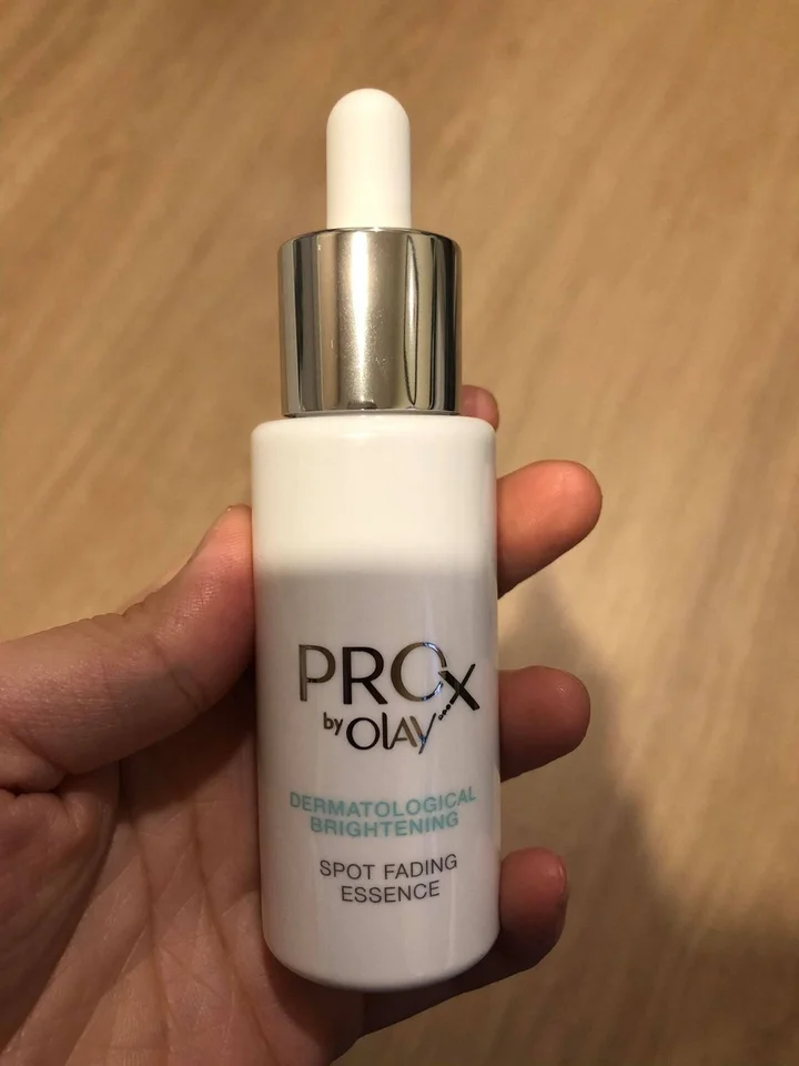 ProX by Olay Brightening Spot Fading Essence reviews | ProductReview.com.au