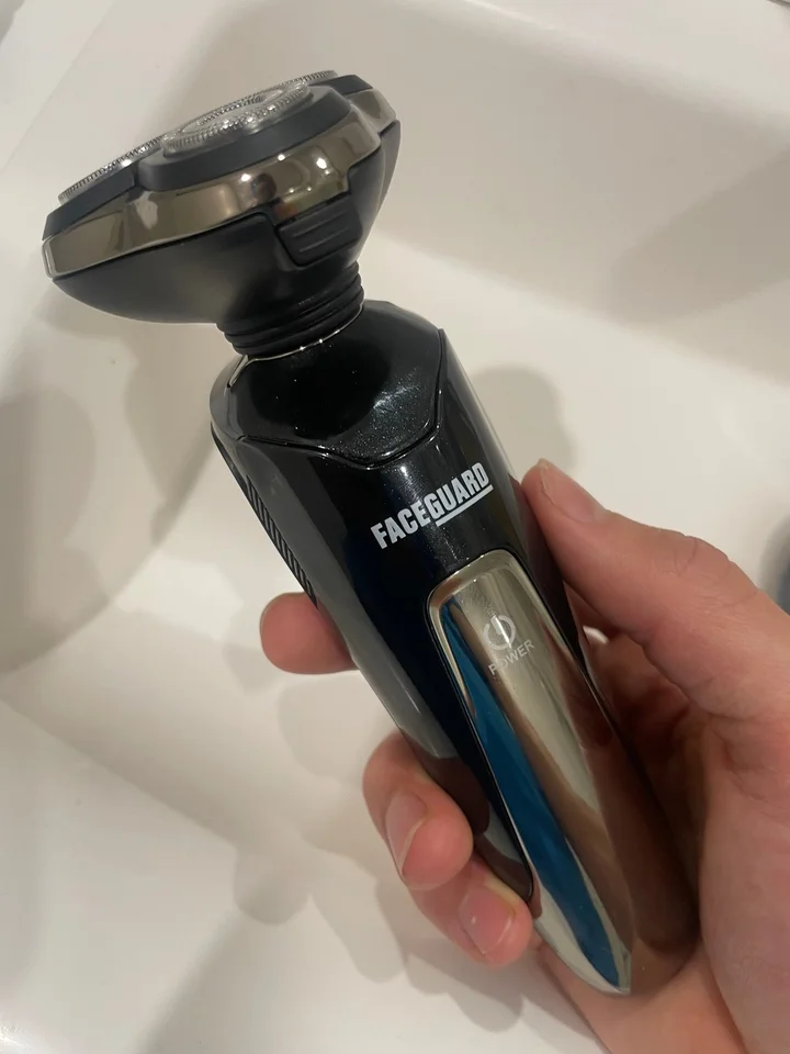 Guard Labs Elite Pro Wet/Dry Electric Rotary Shaver reviews ...