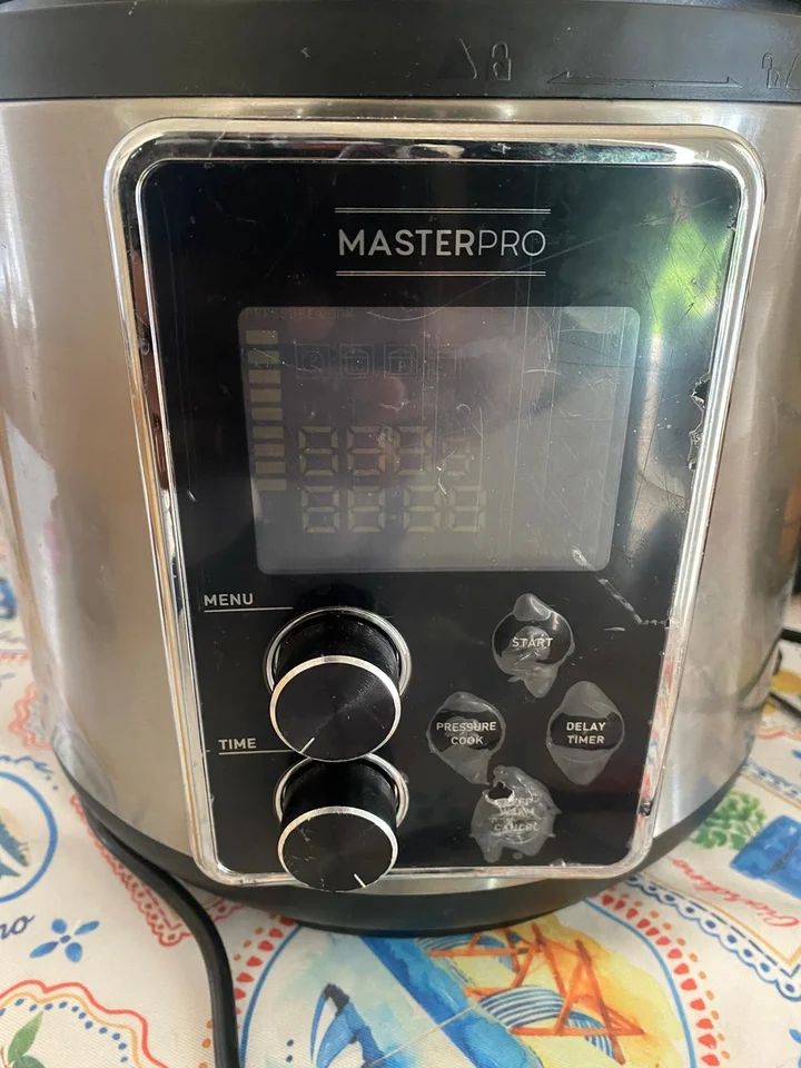 MasterPro Multi Cooker 12 in 1 MPMULTICOOK reviews | ProductReview.com.au