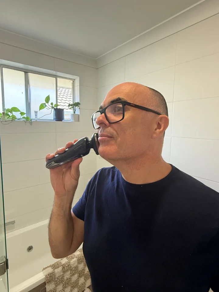 Guard Labs Elite Pro Wet/Dry Electric Rotary Shaver reviews ...